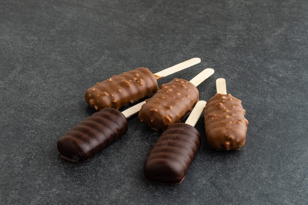 Reception candy sticks dipped in chocolate - weareliferuiner